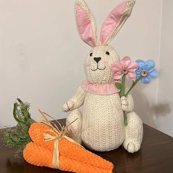 Holiday | Spring Bunny Easter Decor Easter Bunny Carrots And Flowers ...
